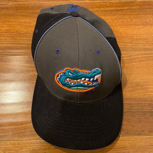 Zephyr | Accessories | University Of Florida Gators Zephyr 7 38 Fitted ...